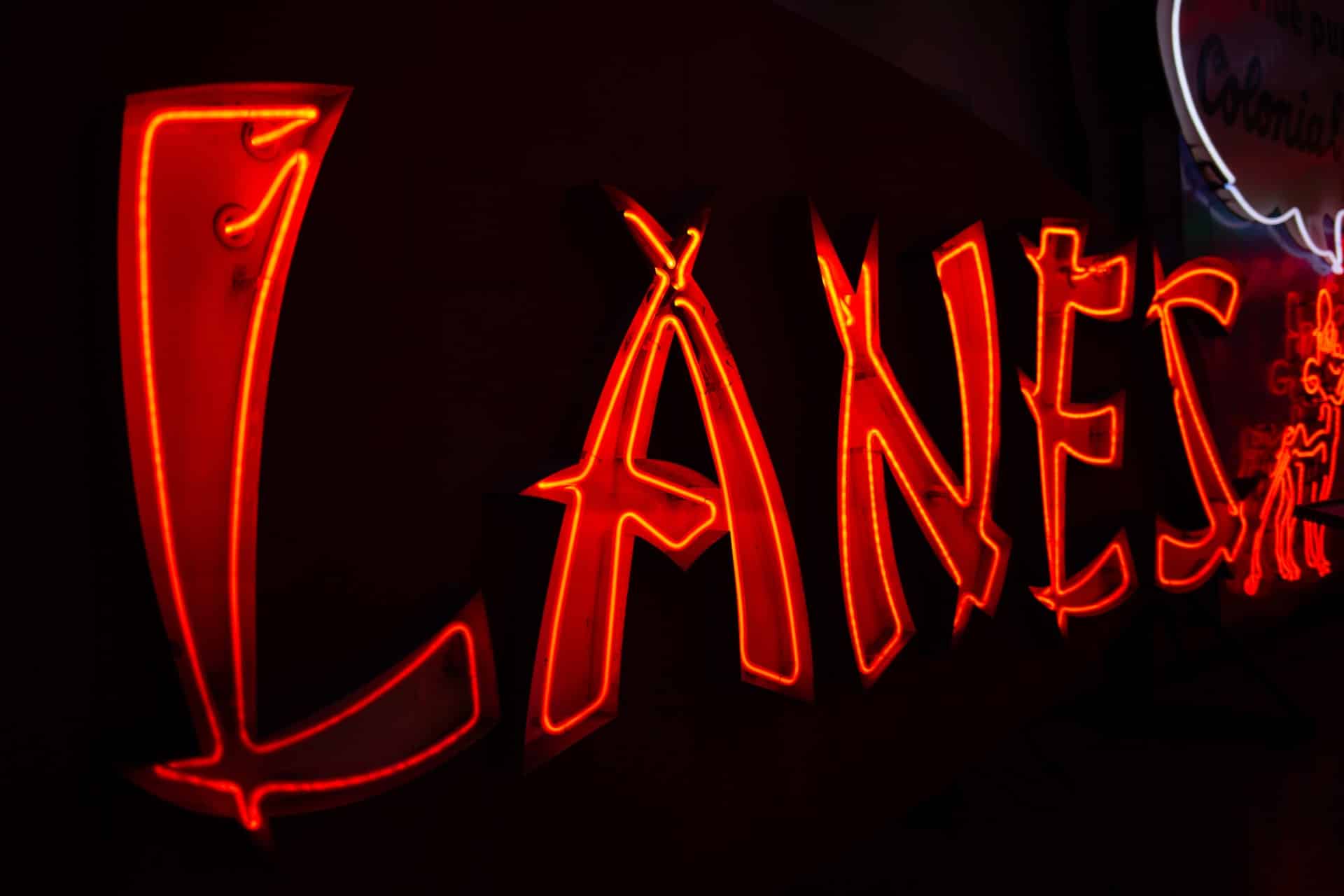 American Sign Museum: History of Commercial Signs - Roadtrippers