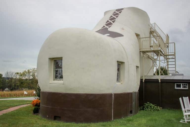 Haines Shoe House: Inside Pennsylvania’s Famous Roadside Landmark