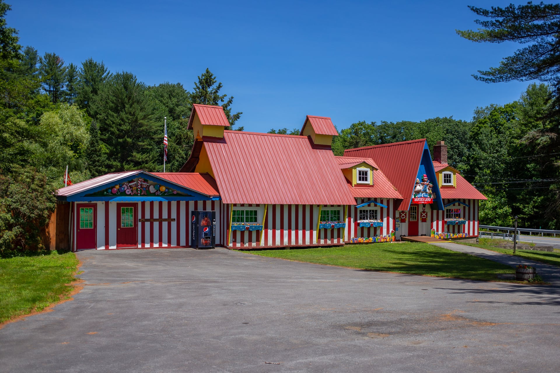 Christmas in July: One man is bringing magic and holiday spirit back to ...