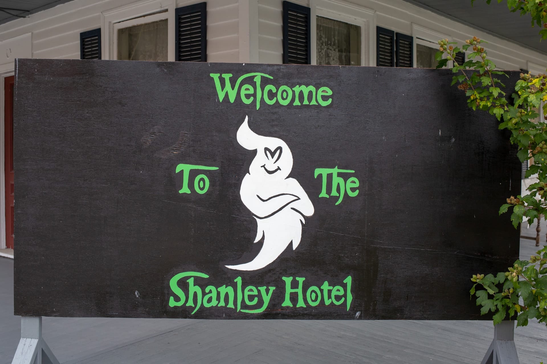 A Night at New York’s Haunted Shanley Hotel | Ghost Hunt Stay