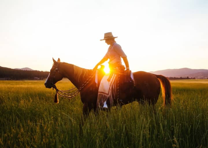 A Montana resort's star-studded Cowgirl Roundup teaches women riding ...