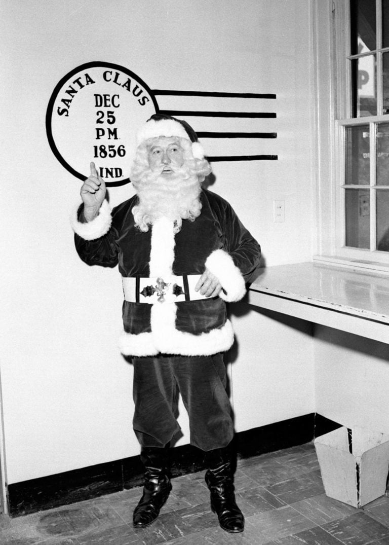 Dear Santa: How a rural Indiana post office became a hub for holiday ...