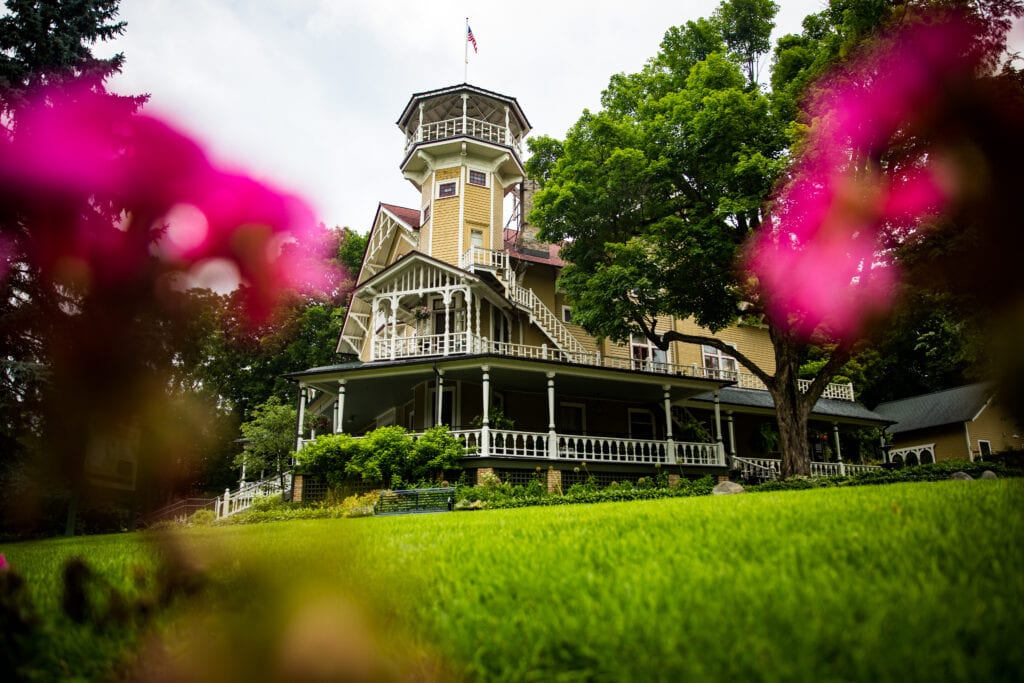 8 stops on a Gilded Age tour of Lake Geneva, known as the 'Newport of ...