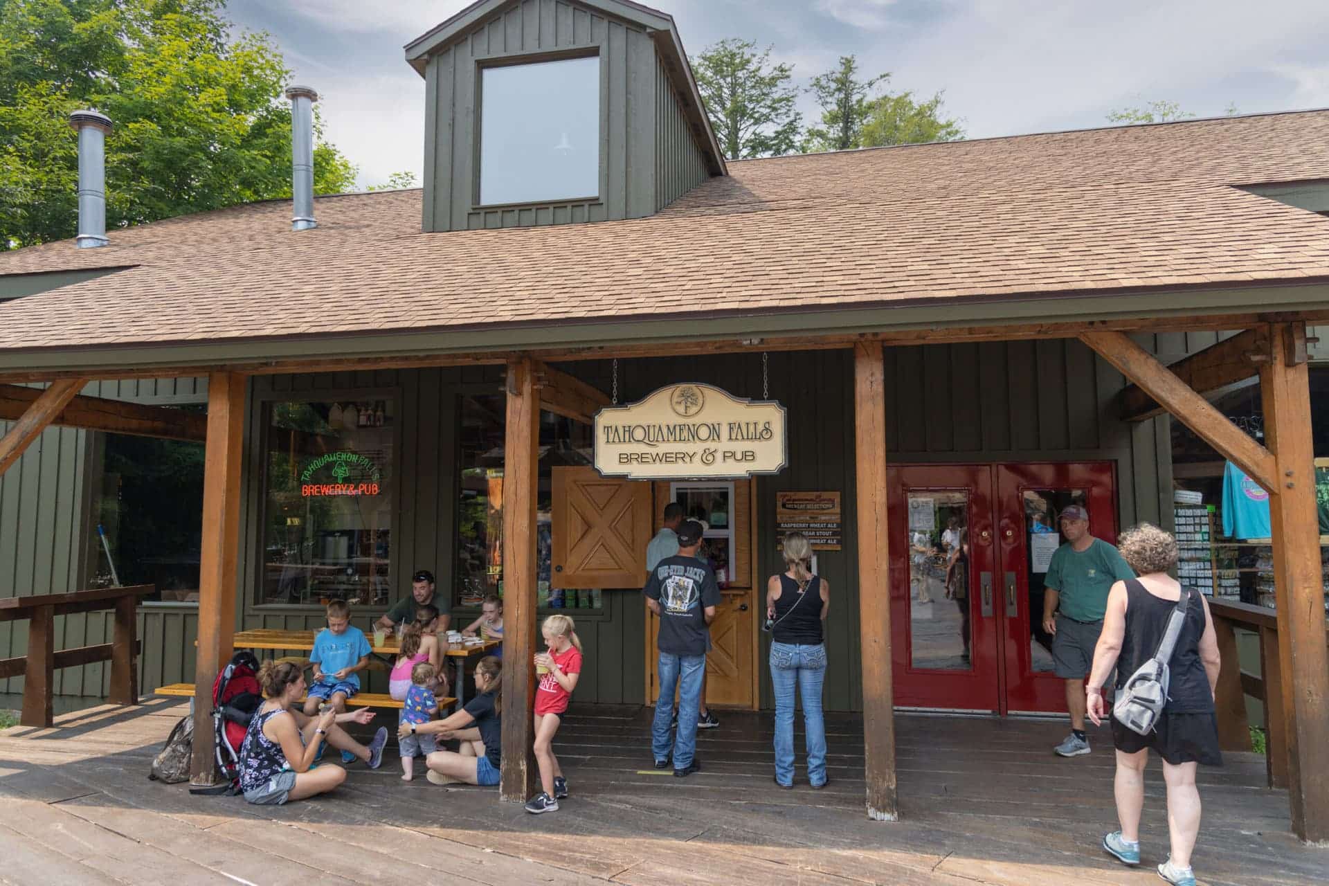 5 must-see stops on a road trip through Michigan’s eastern Upper ...