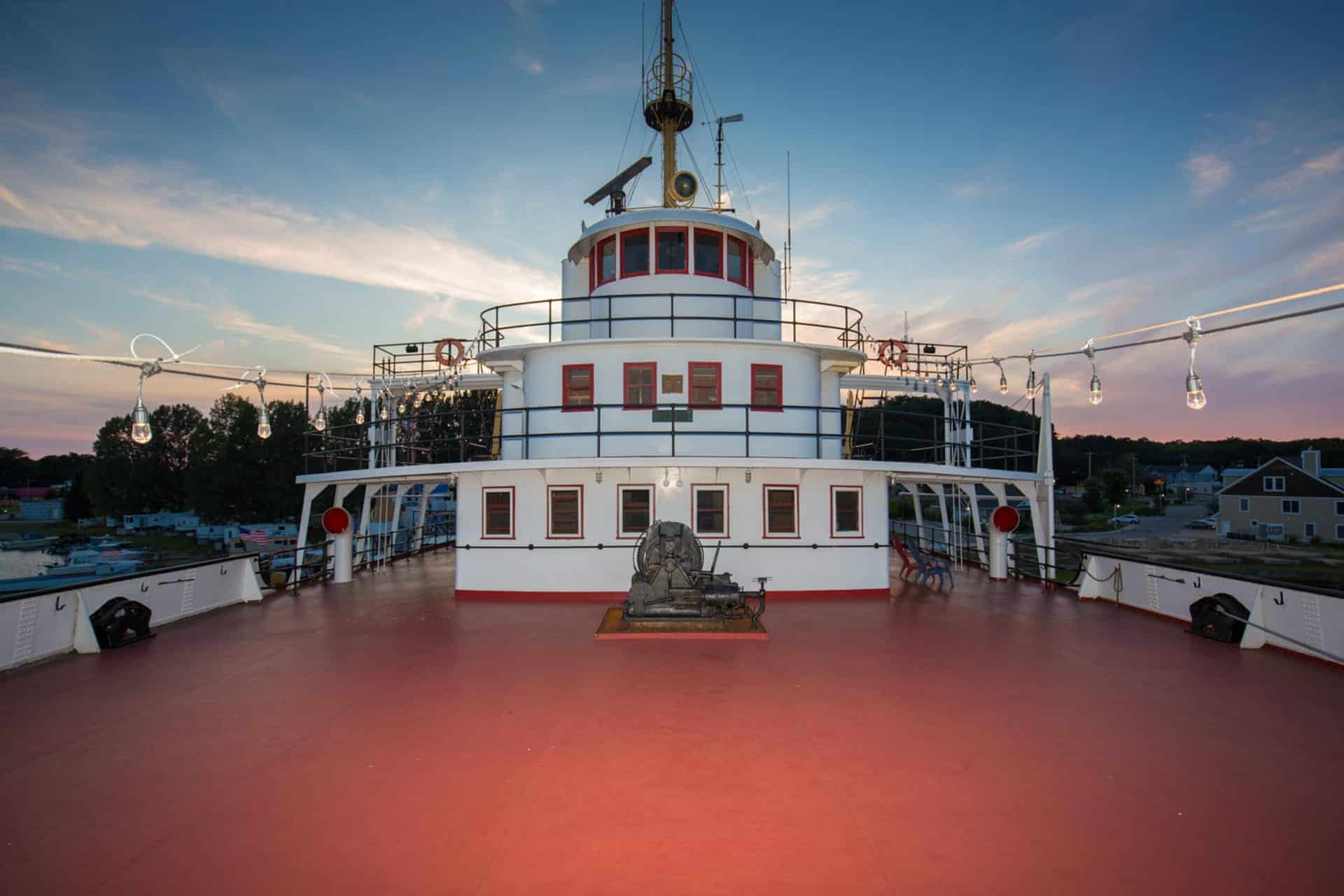 8 of the best ‘boatels’ for land lovers who want to spend the night at ...