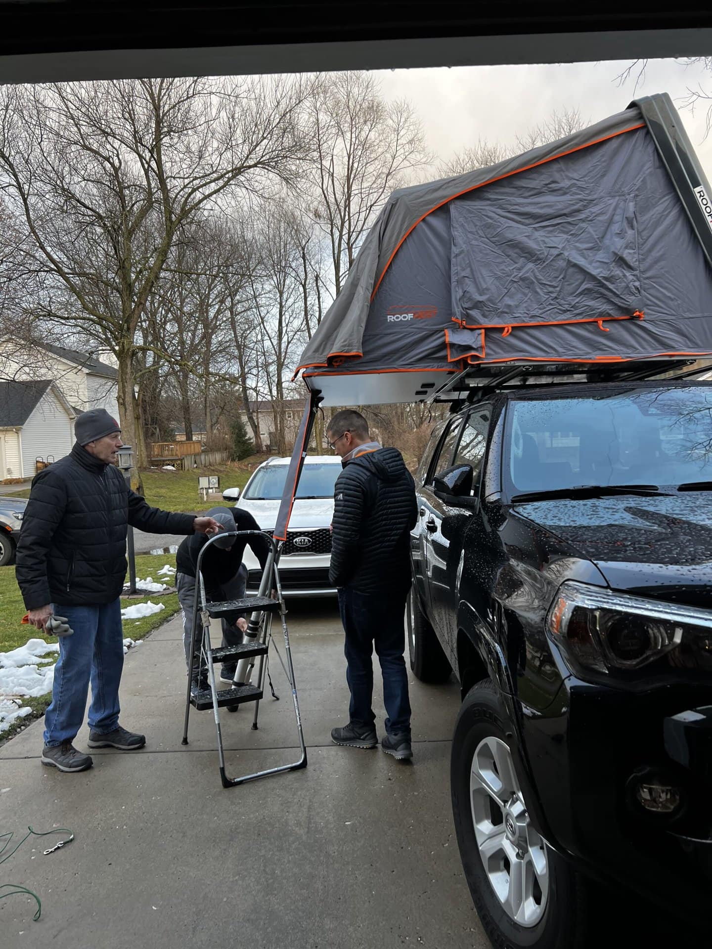 Rooftop tent camping: A beginner’s guide to gear, installation, and ...